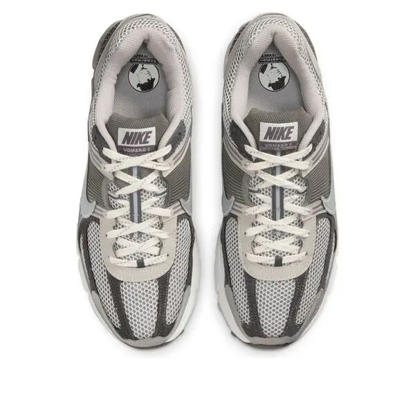 Nike Zoom Vomero "light Iron Ore" Sneakers - Grey