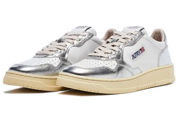 AUTRY Medalist Low Top Sneakers - White/silver