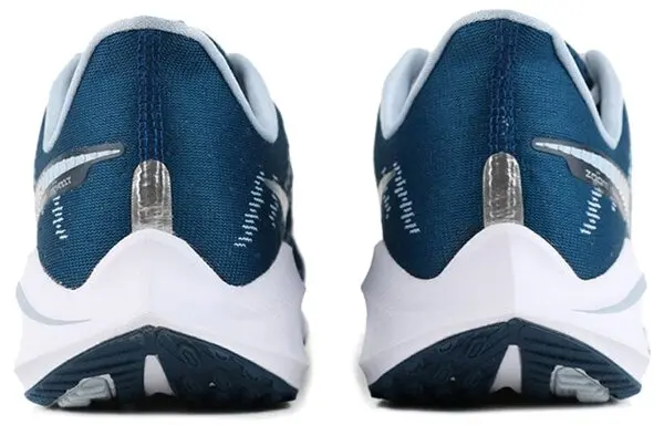 Nike Zoom Vomero 14 Athletic Sneakers - Blue/white