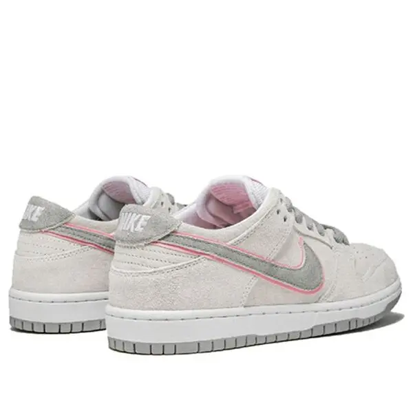 Nike Zoom Dunk Low Pro - White