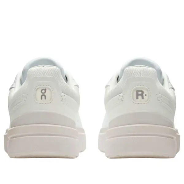 On The Roger Advantage Sneakers - White