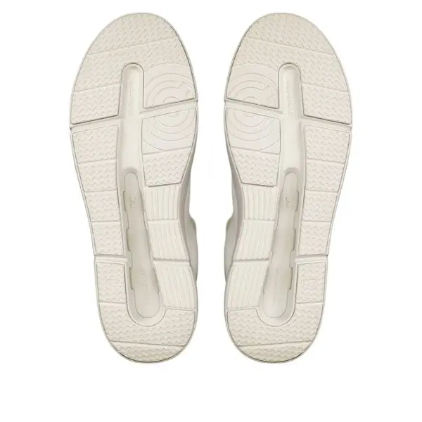 On The Roger Advantage Sneakers - White