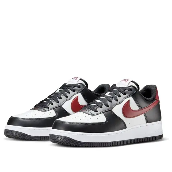 Nike Force 1 '07 Low Top Sneakers