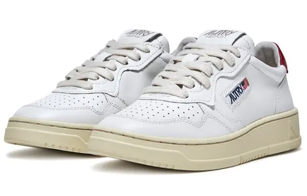 AUTRY Medalist Leather Low Sneakers - White/bordeaux