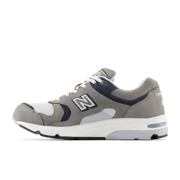 NEW BALANCE 1700 Sneakers - Gray