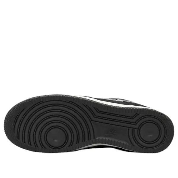 Nike Force 1 '07 Lv8 Sneakers