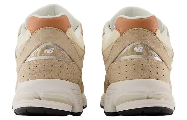 NEW BALANCE 2002r Low Top Sneakers - Creamyellow
