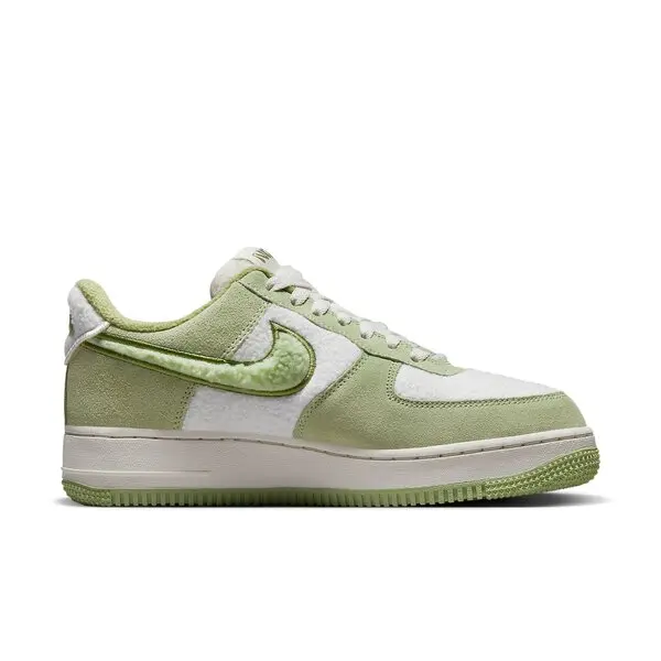 Nike Force 1 '07 Lx "fleece Honeydew" Sneakers - Green