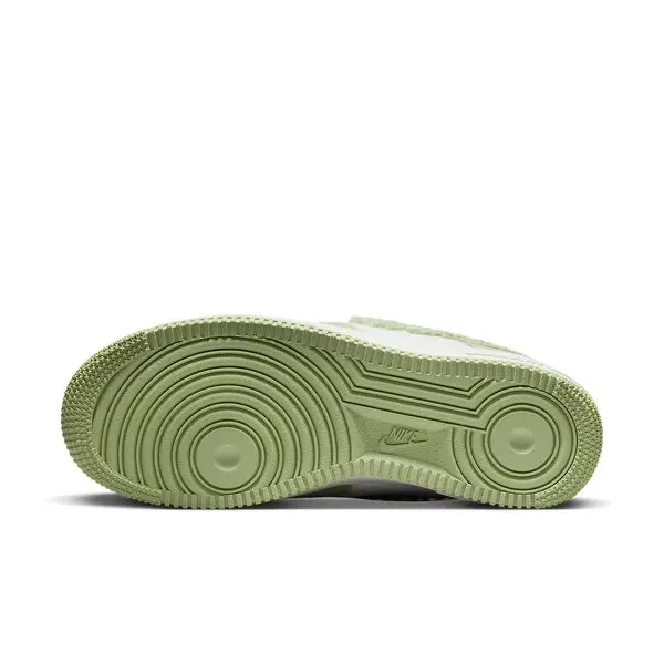 Nike Force 1 '07 Lx "fleece Honeydew" Sneakers - Green