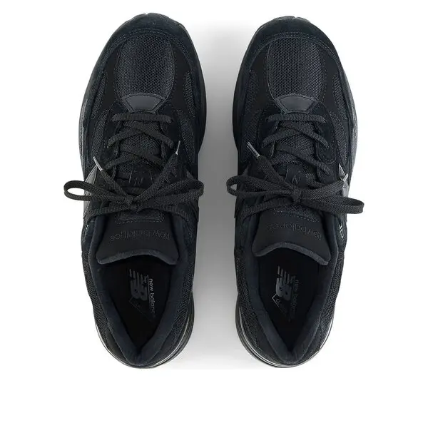 NEW BALANCE 992 Sneakers - Black