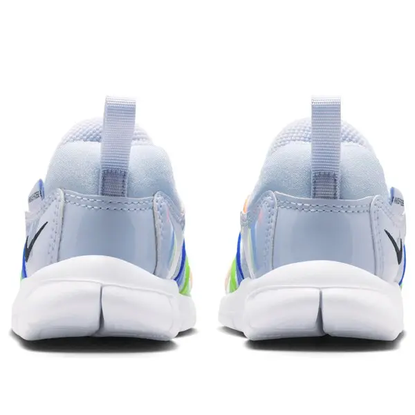 Nike Dynamo Free Sneakers