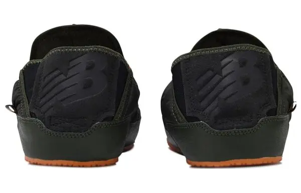 NEW BALANCE Crvn Moc V2 Slip-on Sneakers - Black