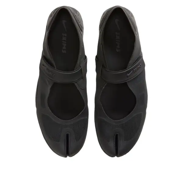 Nike X Skims Air Rift Mesh Tabi Toe Sneakers - Black