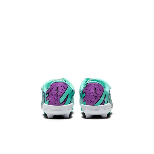 Nike Mercurial Vapor 15 Athletic Cleats