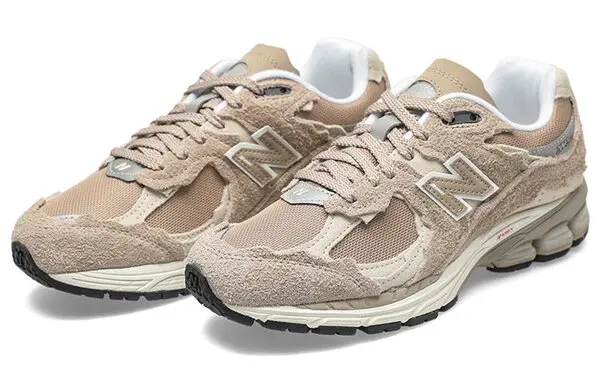 NEW BALANCE 2002r Protection Pack Driftwood Sneakers - Light Khaki