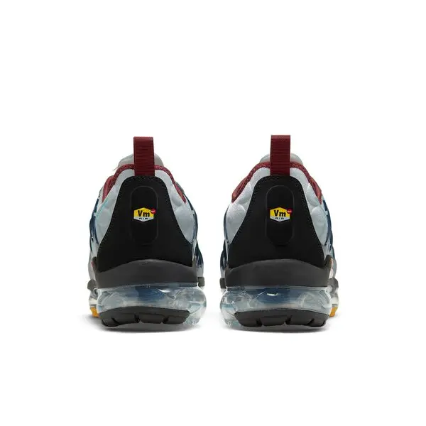 Nike Vapormax Plus Sneakers - Grey