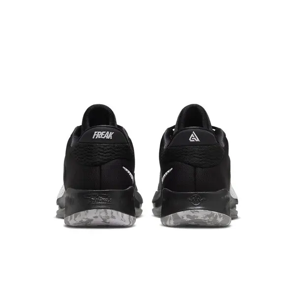 Nike Zoom Freak 4 Basketball Sneakers - Black/white