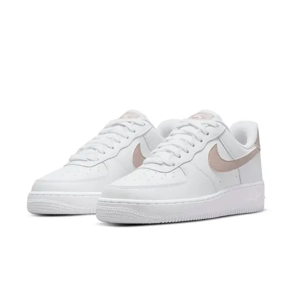 Nike Force 1 '07 Low Top Sneakers