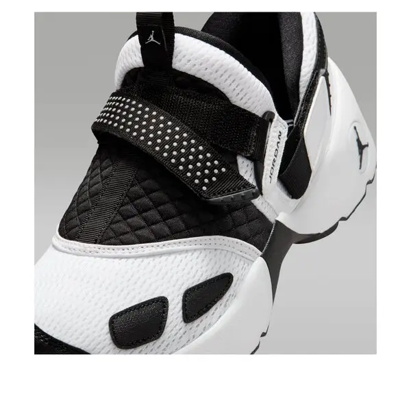 JORDAN Trunner Lx Sneakers - Black/white