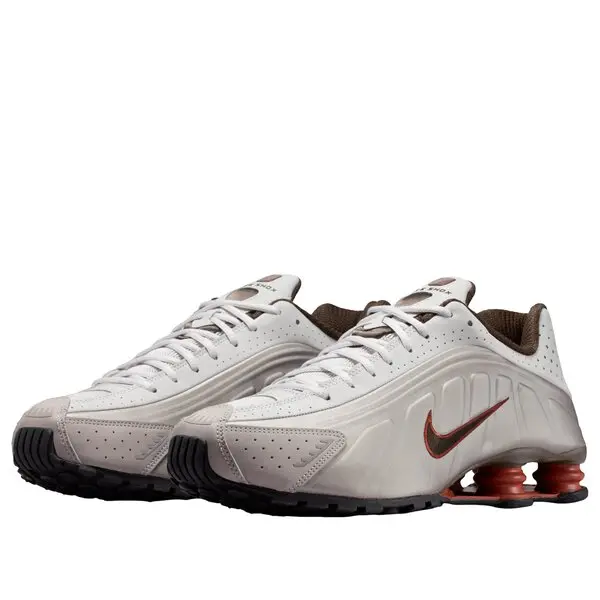 Nike Shox R4 Sneakers - White/red/grey