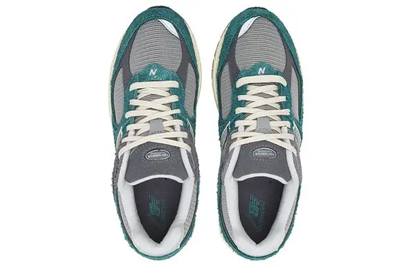 NEW BALANCE 2002r Casual Shoes - Grey/green