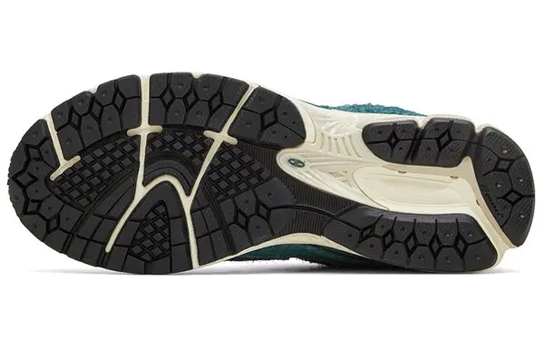 NEW BALANCE 2002r Casual Shoes - Grey/green
