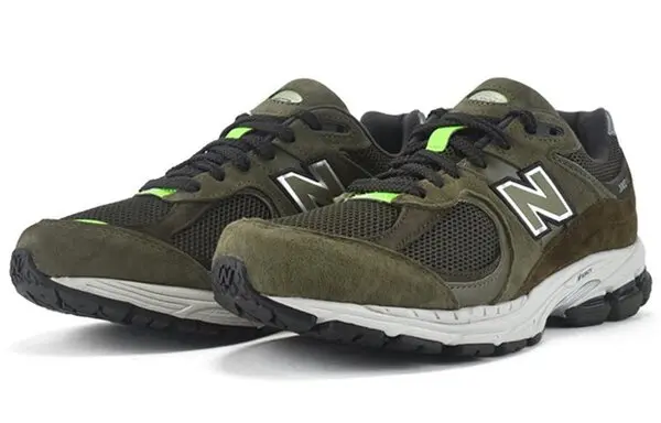 NEW BALANCE 2002r Sneakers - Army Green