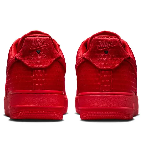 Nike Force 1 Retro Low Top Sneakers