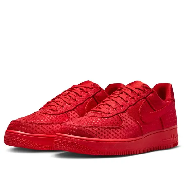 Nike Force 1 Retro Low Top Sneakers