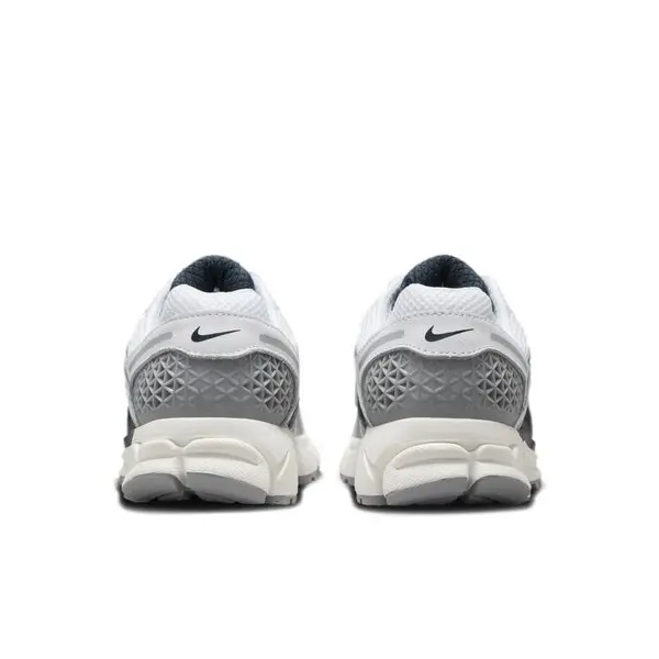 Nike Zoom Vomero Sneakers - White/armory Navy/sail