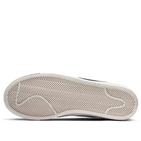 Nike Blazer Low Jumbo Sneakers - White/black/sail