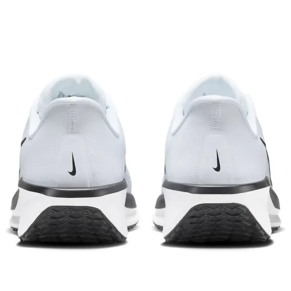 Nike Quest Sneakers - White/dusty Cactus
