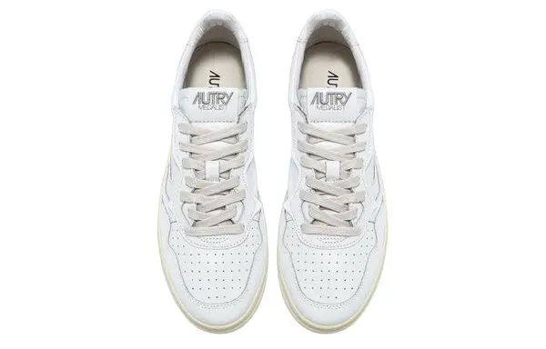 AUTRY Medalist Low Leather Sneakers - White/cream/red