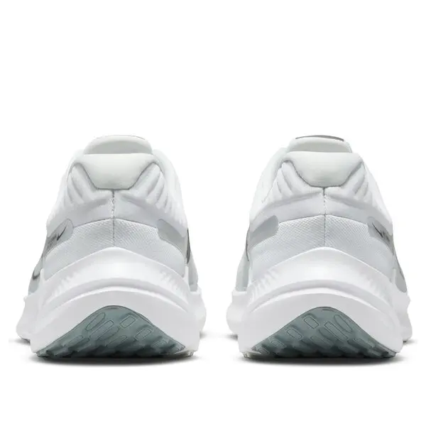 Nike Quest 5 Athletic Sneakers - White/grey/blue