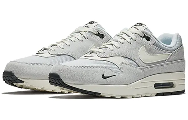 Nike Max 1 "pure Platinum" Athletic Sneakers - Black/white/grey