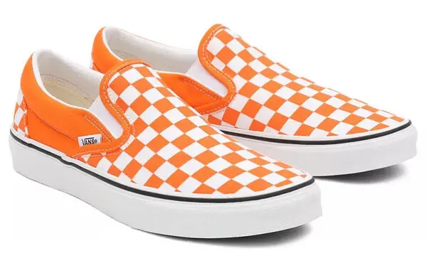 VANS Classic Slip-on Sneakers