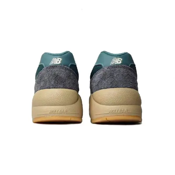 NEW BALANCE 580 Low Top Sneakers - Beige/green