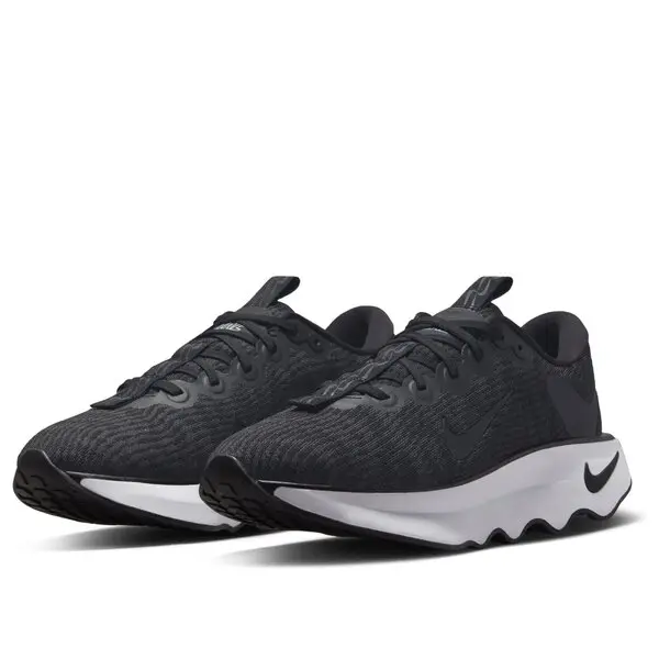 Nike Motiva Sneakers - Black/white
