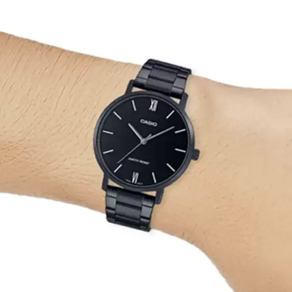 Casio Classic Analog Stainless Steel Strap Watch - Black