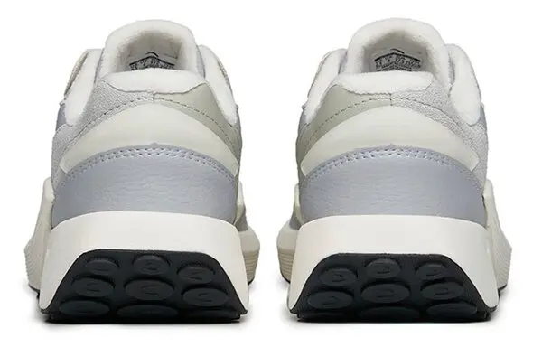 ANTA Icing Sneakers