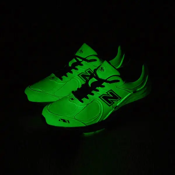 NEW BALANCE Randomevent Unik 2002r Low Top Sneakers