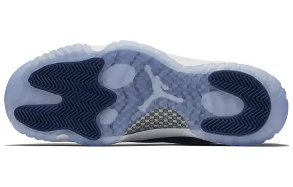 JORDAN Retro Low "navy Snakeskin" Sneakers - White/black/navy