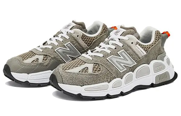 NEW BALANCE Salehe Bembury X 574 Yurt 'shark Skin' Sneakers - Grey