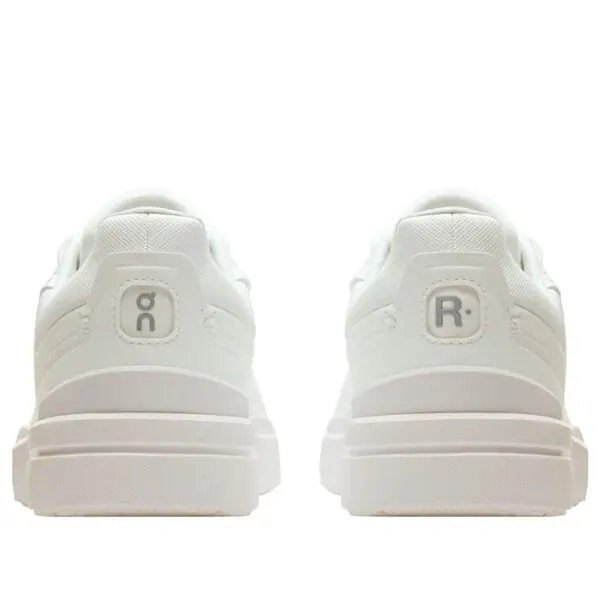 On The Roger Advantage 1 Sneakers - White