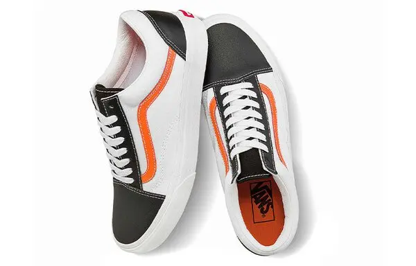 VANS Old Skool Low Top Lace Up Sneakers - White/black