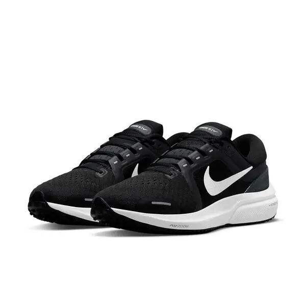 Nike Zoom Vomero 16 Low Top Sneakers