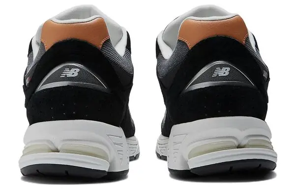 NEW BALANCE 2002r Athletic Sneakers - Black