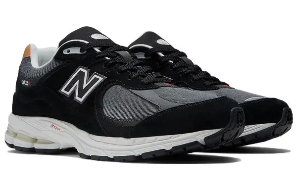 NEW BALANCE 2002r Athletic Sneakers - Black
