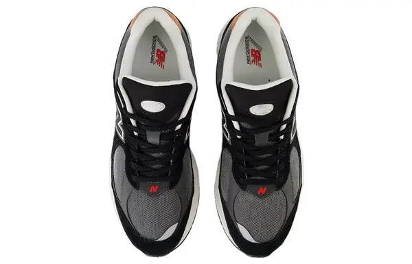 NEW BALANCE 2002r Athletic Sneakers - Black