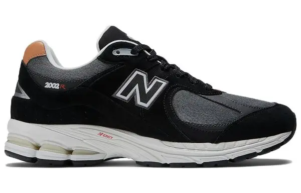 NEW BALANCE 2002r Athletic Sneakers - Black